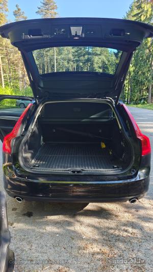 Black Volvo V90 2020 in Rakvere, with an engine capacity of 2.00 L and mileage of 165 thousand km for 23000 €, photo 6 on AUTOMOTO.COM.LV