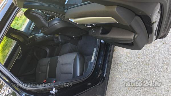 Black Volvo V90 2020 in Rakvere, with an engine capacity of 2.00 L and mileage of 165 thousand km for 23000 €, photo 10 on AUTOMOTO.COM.LV