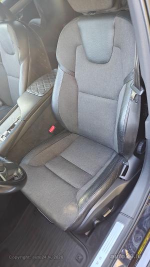 Black Volvo V90 2020 in Rakvere, with an engine capacity of 2.00 L and mileage of 165 thousand km for 23000 €, photo 12 on AUTOMOTO.COM.LV