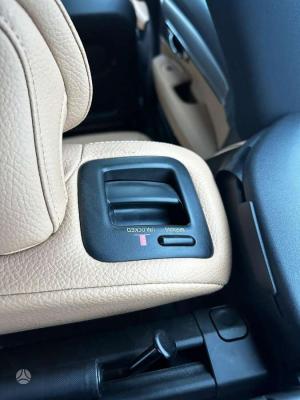 Black Volvo V90 2020 in Pakruojis, with an engine capacity of 1.97 L and mileage of 270 thousand km for 13700 €, photo 7 on AUTOMOTO.COM.LV