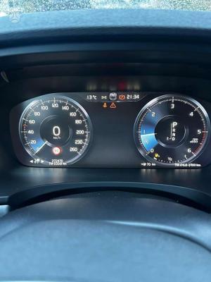 Black Volvo V90 2020 in Pakruojis, with an engine capacity of 1.97 L and mileage of 270 thousand km for 13700 €, photo 8 on AUTOMOTO.COM.LV
