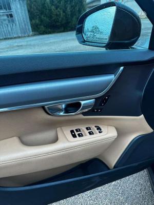 Black Volvo V90 2020 in Pakruojis, with an engine capacity of 1.97 L and mileage of 270 thousand km for 13700 €, photo 10 on AUTOMOTO.COM.LV