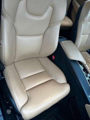 Black Volvo V90 2020 in Pakruojis, with an engine capacity of 1.97 L and mileage of 270 thousand km for 13700 €, photo 12 on AUTOMOTO.COM.LV