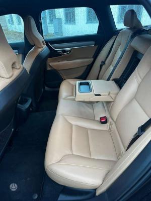 Black Volvo V90 2020 in Pakruojis, with an engine capacity of 1.97 L and mileage of 270 thousand km for 13700 €, photo 14 on AUTOMOTO.COM.LV