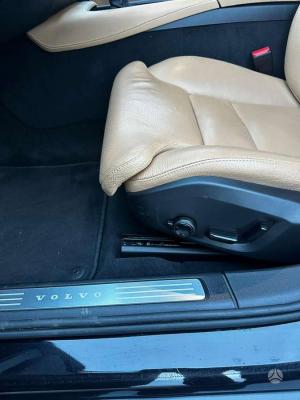 Black Volvo V90 2020 in Pakruojis, with an engine capacity of 1.97 L and mileage of 270 thousand km for 13700 €, photo 17 on AUTOMOTO.COM.LV