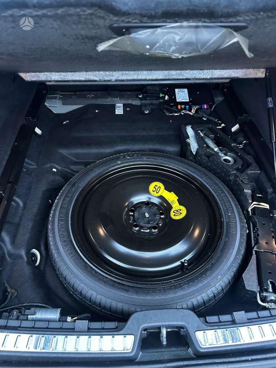 Black Volvo V90 2020 in Pakruojis, with an engine capacity of 1.97 L and mileage of 270 thousand km for 13700 €, photo 19 on AUTOMOTO.COM.LV