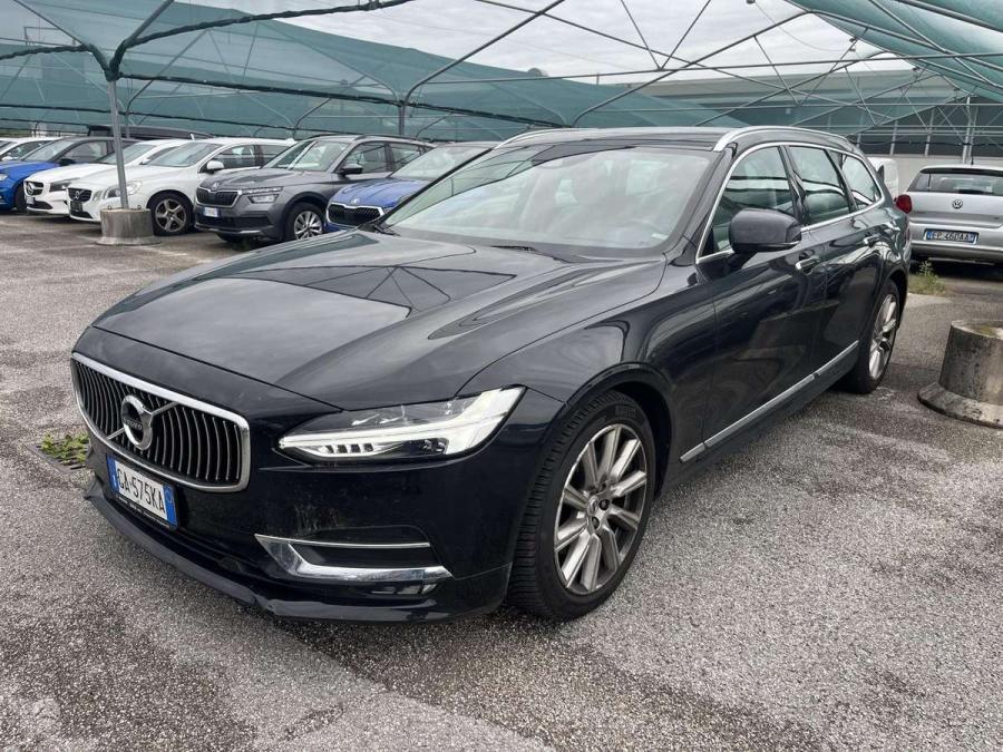 Melns Volvo V90 2020 Panevēža, ar dzinēja tilpumu 1.97 L un nobraukumu 211 tūkst. km par 15500 €, foto 1 vietnē AUTOMOTO.COM.LV