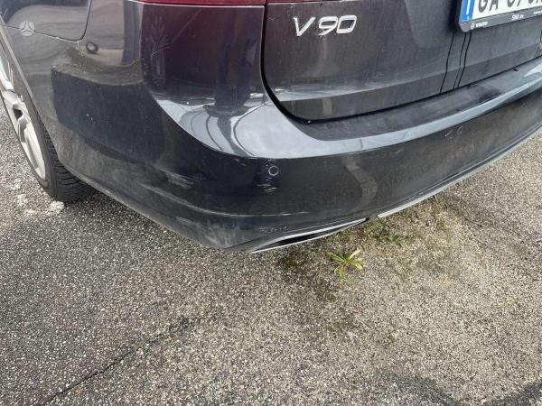 Black Volvo V90 2020 in Panevezys, with an engine capacity of 1.97 L and mileage of 211 thousand km for 15500 €, photo 6 on AUTOMOTO.COM.LV