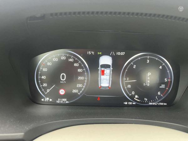 Black Volvo V90 2020 in Panevezys, with an engine capacity of 1.97 L and mileage of 211 thousand km for 15500 €, photo 10 on AUTOMOTO.COM.LV