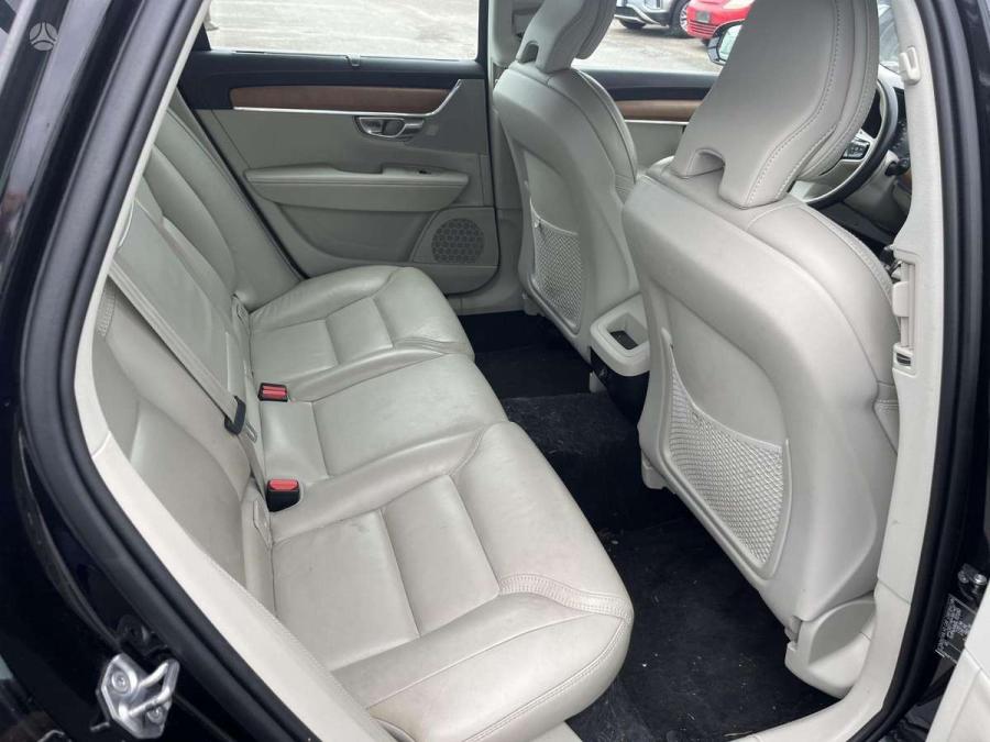 Melns Volvo V90 2020 Panevēža, ar dzinēja tilpumu 1.97 L un nobraukumu 211 tūkst. km par 15500 €, foto 14 vietnē AUTOMOTO.COM.LV