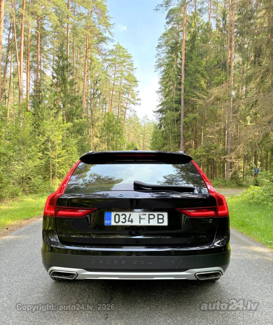 Melns Volvo V90 2020 Tartu, ar dzinēja tilpumu 2.00 L un nobraukumu 195 tūkst. km par 26600 €, foto 10 vietnē AUTOMOTO.COM.LV