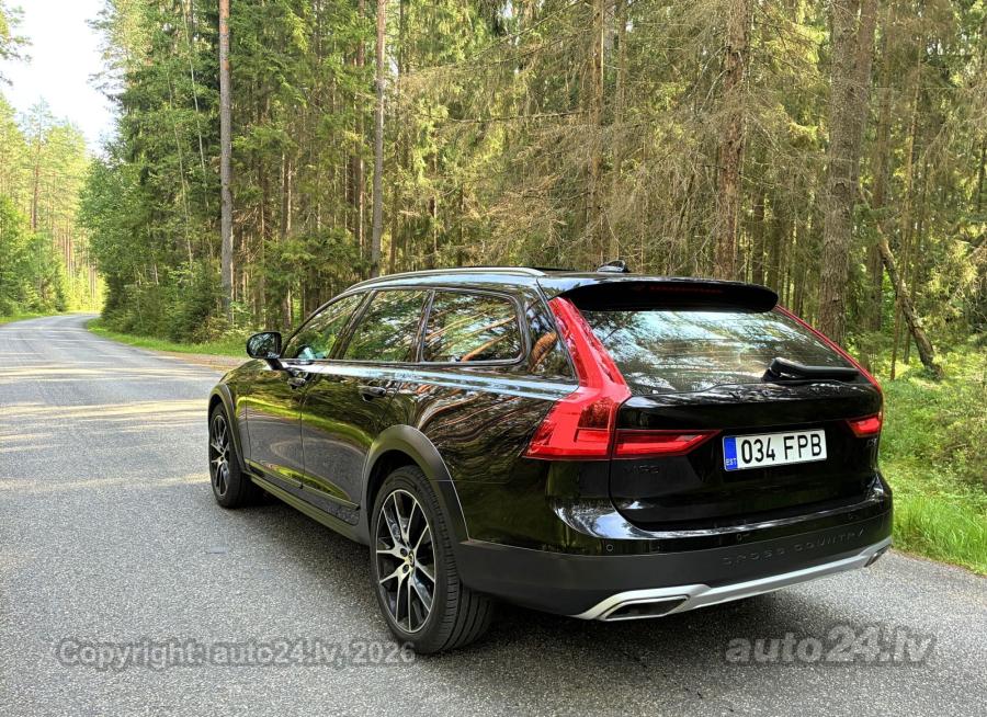 Melns Volvo V90 2020 Tartu, ar dzinēja tilpumu 2.00 L un nobraukumu 195 tūkst. km par 26600 €, foto 12 vietnē AUTOMOTO.COM.LV