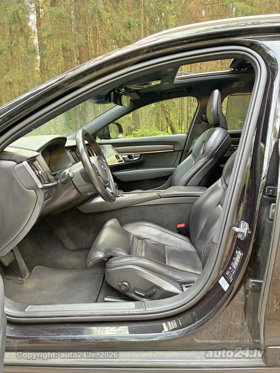 Melns Volvo V90 2020 Tartu, ar dzinēja tilpumu 2.00 L un nobraukumu 195 tūkst. km par 26600 €, foto 17 vietnē AUTOMOTO.COM.LV
