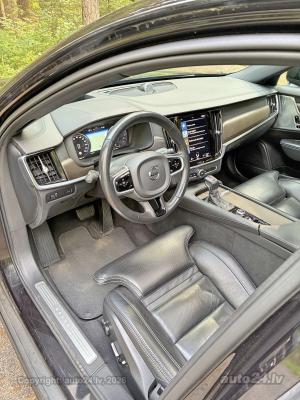 Melns Volvo V90 2020 Tartu, ar dzinēja tilpumu 2.00 L un nobraukumu 195 tūkst. km par 26600 €, foto 18 vietnē AUTOMOTO.COM.LV
