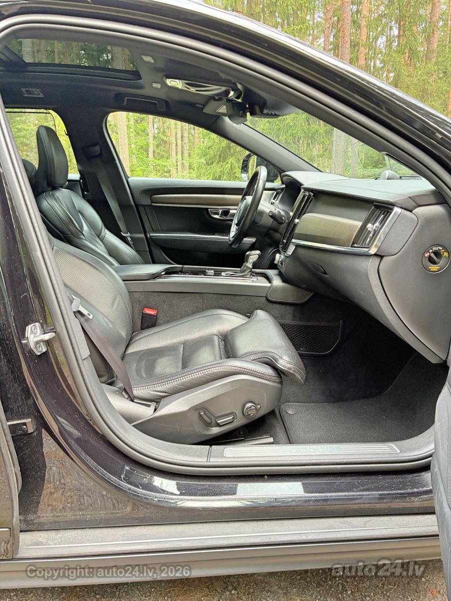 Melns Volvo V90 2020 Tartu, ar dzinēja tilpumu 2.00 L un nobraukumu 195 tūkst. km par 26600 €, foto 22 vietnē AUTOMOTO.COM.LV