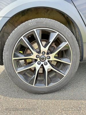 Melns Volvo V90 2020 Tartu, ar dzinēja tilpumu 2.00 L un nobraukumu 195 tūkst. km par 26600 €, foto 24 vietnē AUTOMOTO.COM.LV