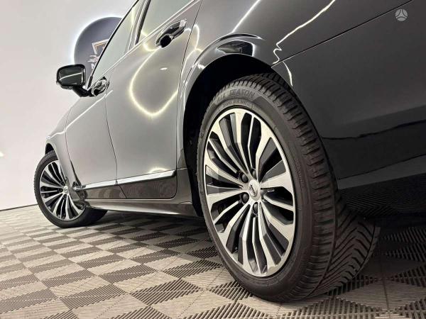 Black Volvo V90 2020 in Marijampole, with an engine capacity of 1.97 L and mileage of 343 thousand km for 14650 €, photo 9 on AUTOMOTO.COM.LV