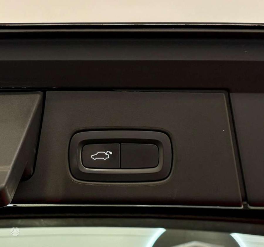 Melns Volvo V90 2020 Marijampole, ar dzinēja tilpumu 1.97 L un nobraukumu 343 tūkst. km par 14650 €, foto 16 vietnē AUTOMOTO.COM.LV