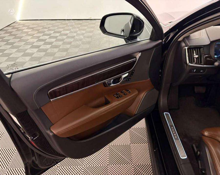 Melns Volvo V90 2020 Marijampole, ar dzinēja tilpumu 1.97 L un nobraukumu 343 tūkst. km par 14650 €, foto 18 vietnē AUTOMOTO.COM.LV