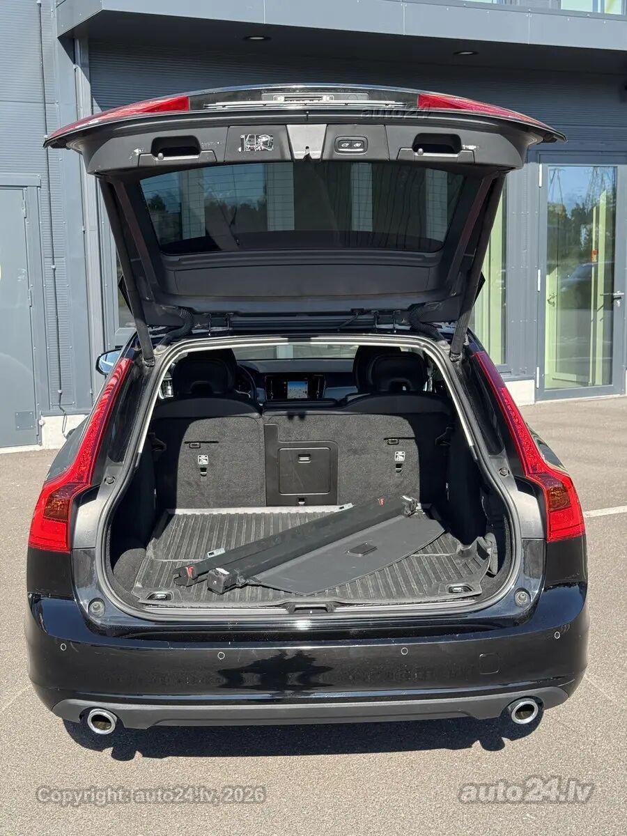 Black Volvo V90 2020 in Tallinn, with an engine capacity of 2.00 L and mileage of 168 thousand km for 23495 €, photo 10 on AUTOMOTO.COM.LV