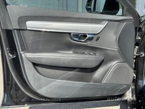 Black Volvo V90 2020 in Tallinn, with an engine capacity of 2.00 L and mileage of 168 thousand km for 23495 €, photo 12 on AUTOMOTO.COM.LV