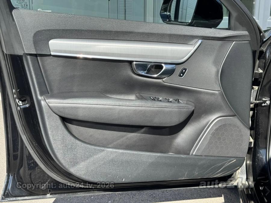 Black Volvo V90 2020 in Tallinn, with an engine capacity of 2.00 L and mileage of 168 thousand km for 23495 €, photo 12 on AUTOMOTO.COM.LV