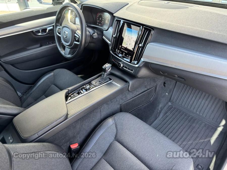 Black Volvo V90 2020 in Tallinn, with an engine capacity of 2.00 L and mileage of 168 thousand km for 23495 €, photo 20 on AUTOMOTO.COM.LV