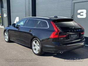 Black Volvo V90 2020 in Tallinn, with an engine capacity of 2.00 L and mileage of 168 thousand km for 23495 €, photo 30 on AUTOMOTO.COM.LV