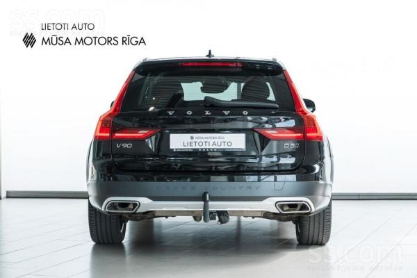 Melns Volvo V90 2020 Rīga, ar dzinēja tilpumu 2.00 L un nobraukumu 112 tūkst. km par 25900 €, foto 4 vietnē AUTOMOTO.COM.LV