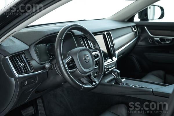 Melns Volvo V90 2020 Rīga, ar dzinēja tilpumu 2.00 L un nobraukumu 112 tūkst. km par 25900 €, foto 5 vietnē AUTOMOTO.COM.LV