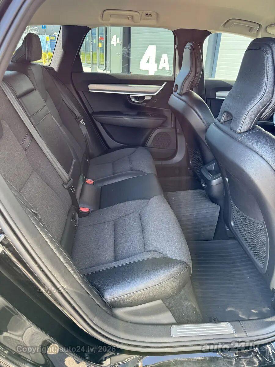 Melns Volvo V90 2020 Tallina, ar dzinēja tilpumu 2.00 L un nobraukumu 168 tūkst. km par 22995 €, foto 19 vietnē AUTOMOTO.COM.LV