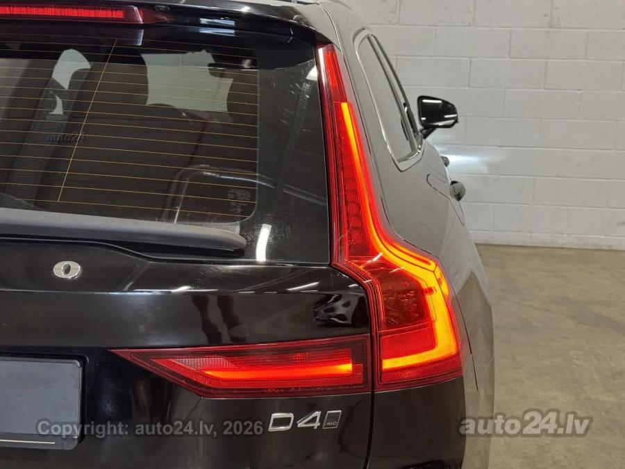 Melns Volvo V90 2020 Tallina, ar dzinēja tilpumu 2.00 L un nobraukumu 168 tūkst. km par 22995 €, foto 27 vietnē AUTOMOTO.COM.LV