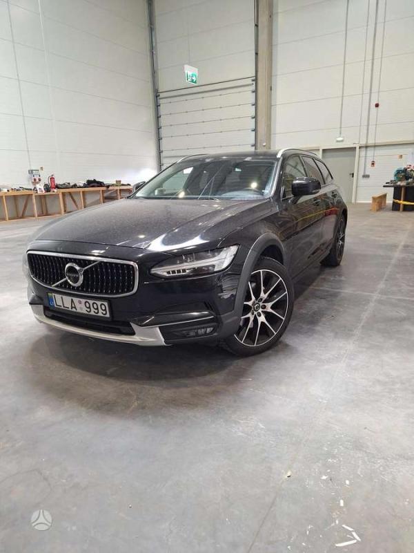 Melns Volvo V90 2020 Klaipėda, ar dzinēja tilpumu 1.97 L un nobraukumu 195 tūkst. km par 27000 €, foto 1 vietnē AUTOMOTO.COM.LV