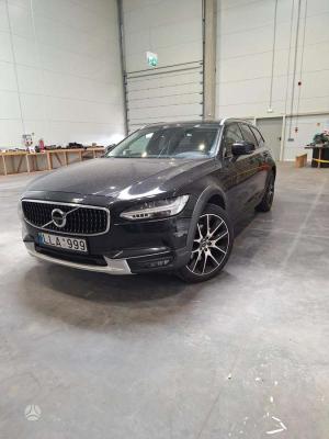 Black Volvo V90 2020 in Klaipeda, with an engine capacity of 1.97 L and mileage of 195 thousand km for 27000 €, photo  on AUTOMOTO.COM.LV