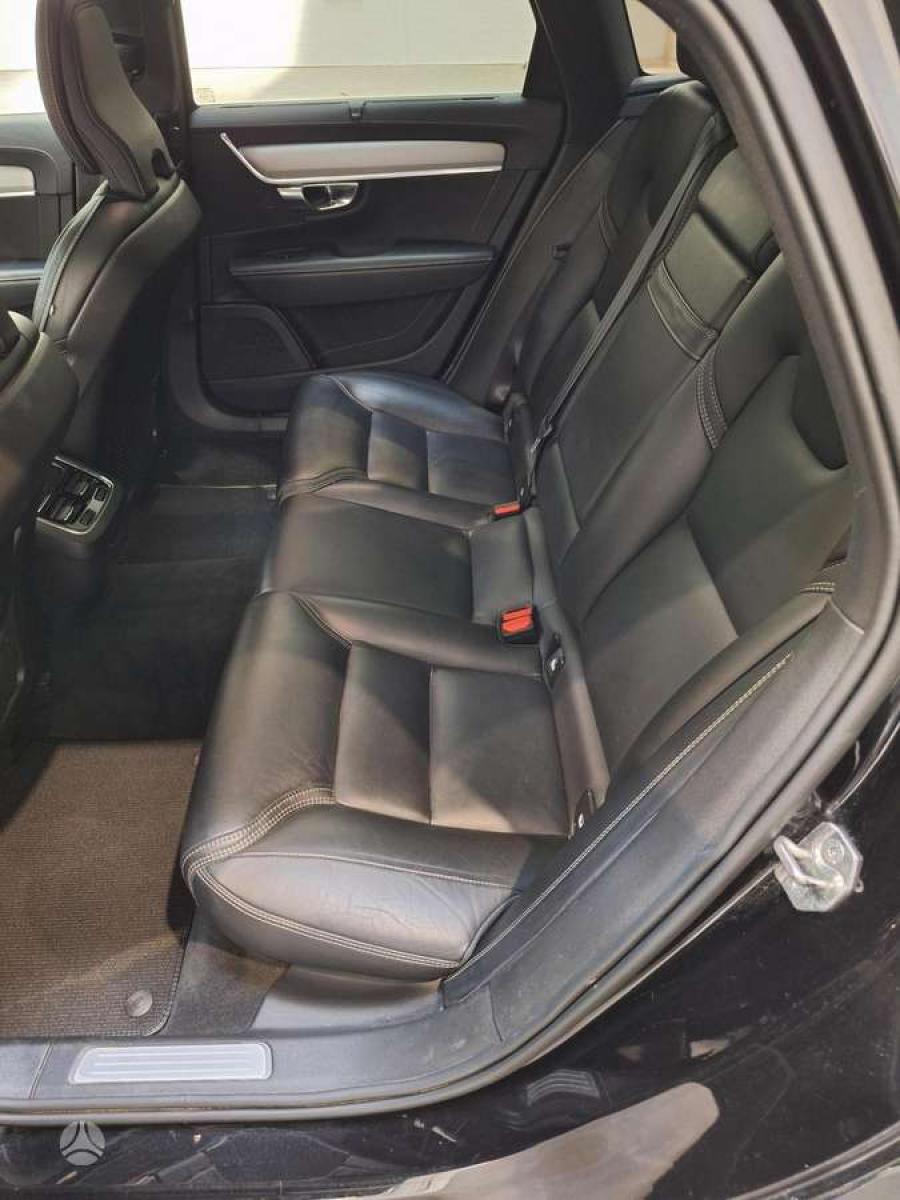 Black Volvo V90 2020 in Klaipeda, with an engine capacity of 1.97 L and mileage of 195 thousand km for 27000 €, photo 6 on AUTOMOTO.COM.LV