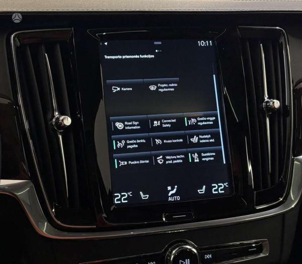 Black Volvo V90 2020 in Marijampole, with an engine capacity of 1.97 L and mileage of 343 thousand km for 14150 €, photo 5 on AUTOMOTO.COM.LV