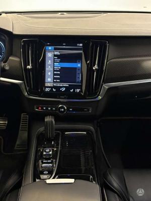 Melns Volvo V90 2020 Marijampole, ar dzinēja tilpumu 1.97 L un nobraukumu 211 tūkst. km par 22500 €, foto 27 vietnē AUTOMOTO.COM.LV