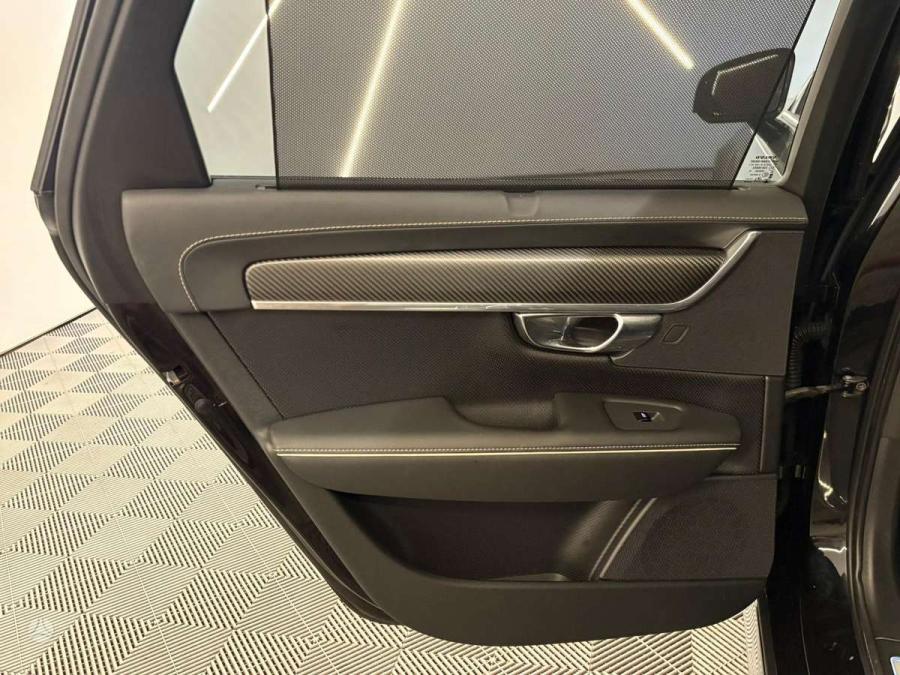 Melns Volvo V90 2020 Marijampole, ar dzinēja tilpumu 1.97 L un nobraukumu 211 tūkst. km par 22500 €, foto 30 vietnē AUTOMOTO.COM.LV