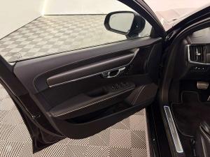 Melns Volvo V90 2020 Marijampole, ar dzinēja tilpumu 1.97 L un nobraukumu 211 tūkst. km par 22500 €, foto 32 vietnē AUTOMOTO.COM.LV
