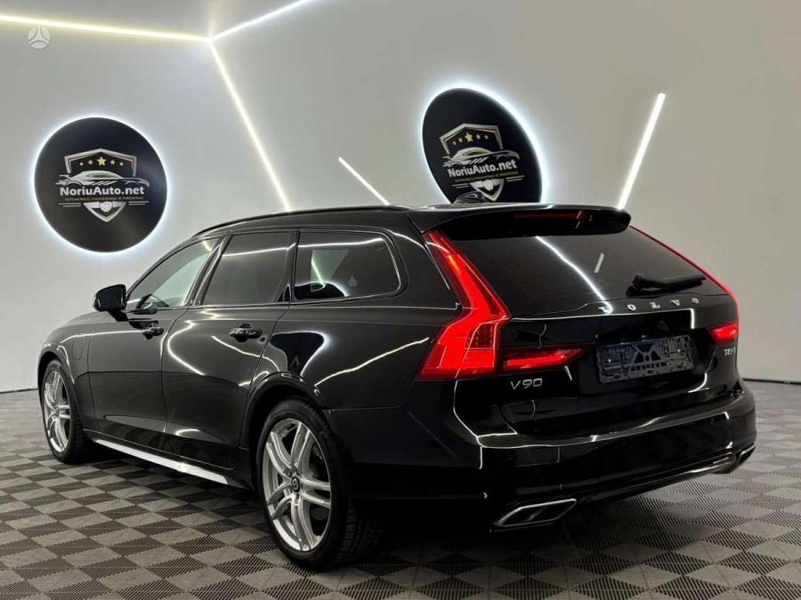 Melns Volvo V90 2020 Marijampole, ar dzinēja tilpumu 1.97 L un nobraukumu 211 tūkst. km par 22500 €, foto 36 vietnē AUTOMOTO.COM.LV