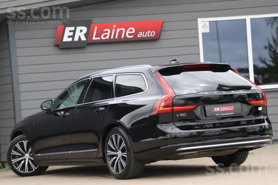 Melns Volvo V90 2021 Tukums, ar dzinēja tilpumu 2.00 L un nobraukumu 140 tūkst. km par 25000 €, foto 4 vietnē AUTOMOTO.COM.LV