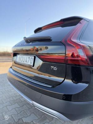 Melns Volvo V90 2021 Viļņa, ar dzinēja tilpumu 1.97 L un nobraukumu 55 tūkst. km par 33750 €, foto 7 vietnē AUTOMOTO.COM.LV