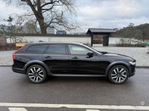 Melns Volvo V90 2021 Viļņa, ar dzinēja tilpumu 1.97 L un nobraukumu 55 tūkst. km par 33750 €, foto 11 vietnē AUTOMOTO.COM.LV