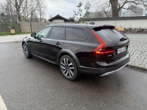 Melns Volvo V90 2021 Viļņa, ar dzinēja tilpumu 1.97 L un nobraukumu 55 tūkst. km par 33750 €, foto 14 vietnē AUTOMOTO.COM.LV