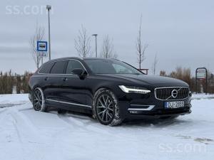 Black Volvo V90 2021 in Jelgava, with an engine capacity of 2.00 L and mileage of 166 thousand km for 22800 €, photo 3 on AUTOMOTO.COM.LV