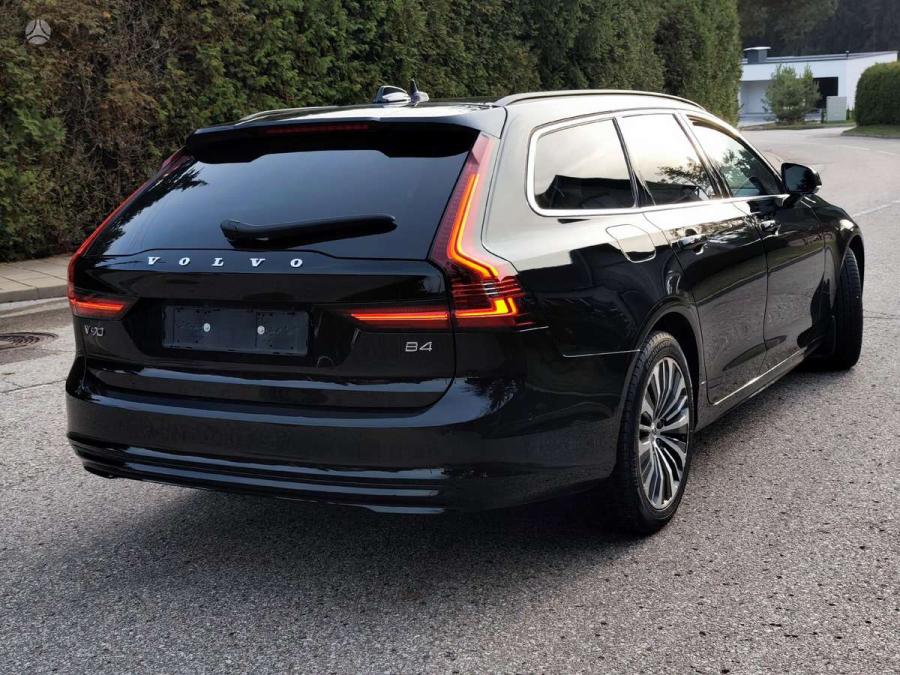 Melns Volvo V90 2021 Anykščiai, ar dzinēja tilpumu 2.00 L un nobraukumu 319 tūkst. km par 14900 €, foto 3 vietnē AUTOMOTO.COM.LV