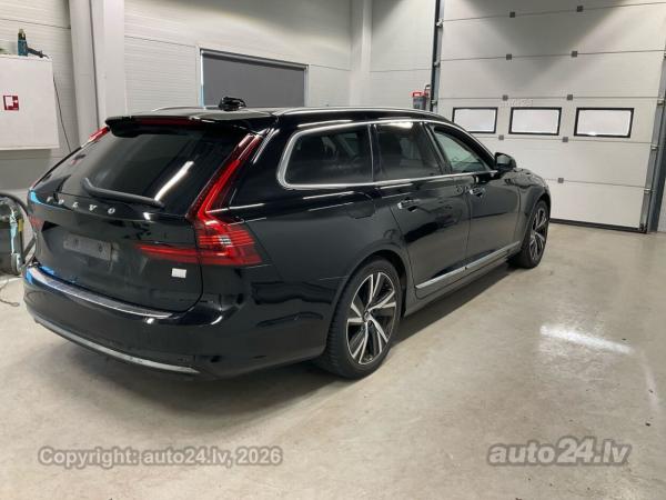 Black Volvo V90 2021 in Tartu, with an engine capacity of 2.00 L and mileage of 139 thousand km for 24900 €, photo 3 on AUTOMOTO.COM.LV