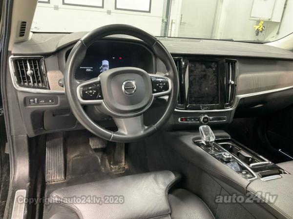 Black Volvo V90 2021 in Tartu, with an engine capacity of 2.00 L and mileage of 139 thousand km for 24900 €, photo 5 on AUTOMOTO.COM.LV