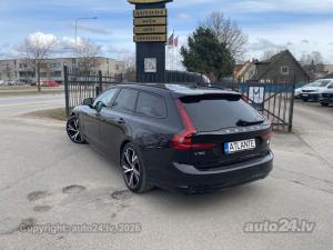 Black Volvo V90 2021 in Tartu, with an engine capacity of 2.00 L and mileage of 233 thousand km for 24990 €, photo 4 on AUTOMOTO.COM.LV