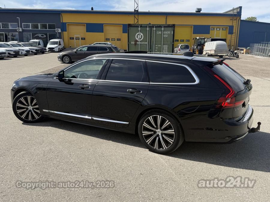 Melns Volvo V90 2021 Tartu, ar dzinēja tilpumu 2.00 L un nobraukumu 138 tūkst. km par 29999 €, foto 3 vietnē AUTOMOTO.COM.LV